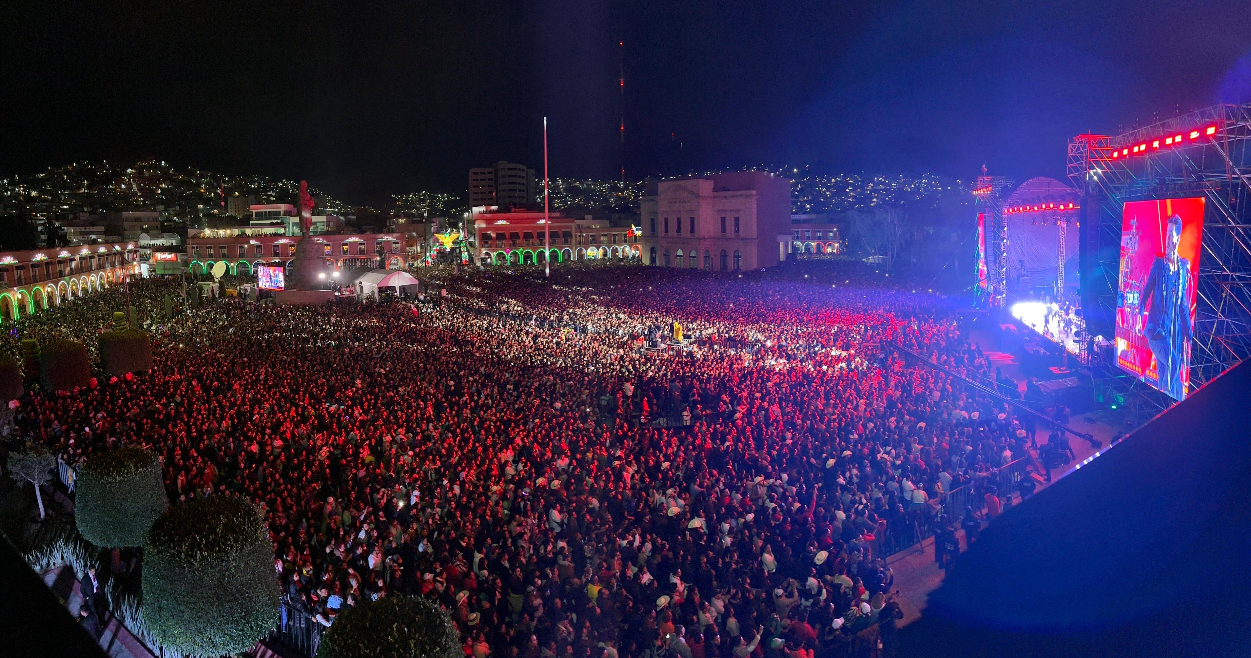 Así fue el festejo del Grito de Independencia en la Plaza Juárez de ...
